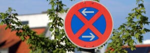 Halteverbotsschilder - Was bedeuten die Zeichen?
