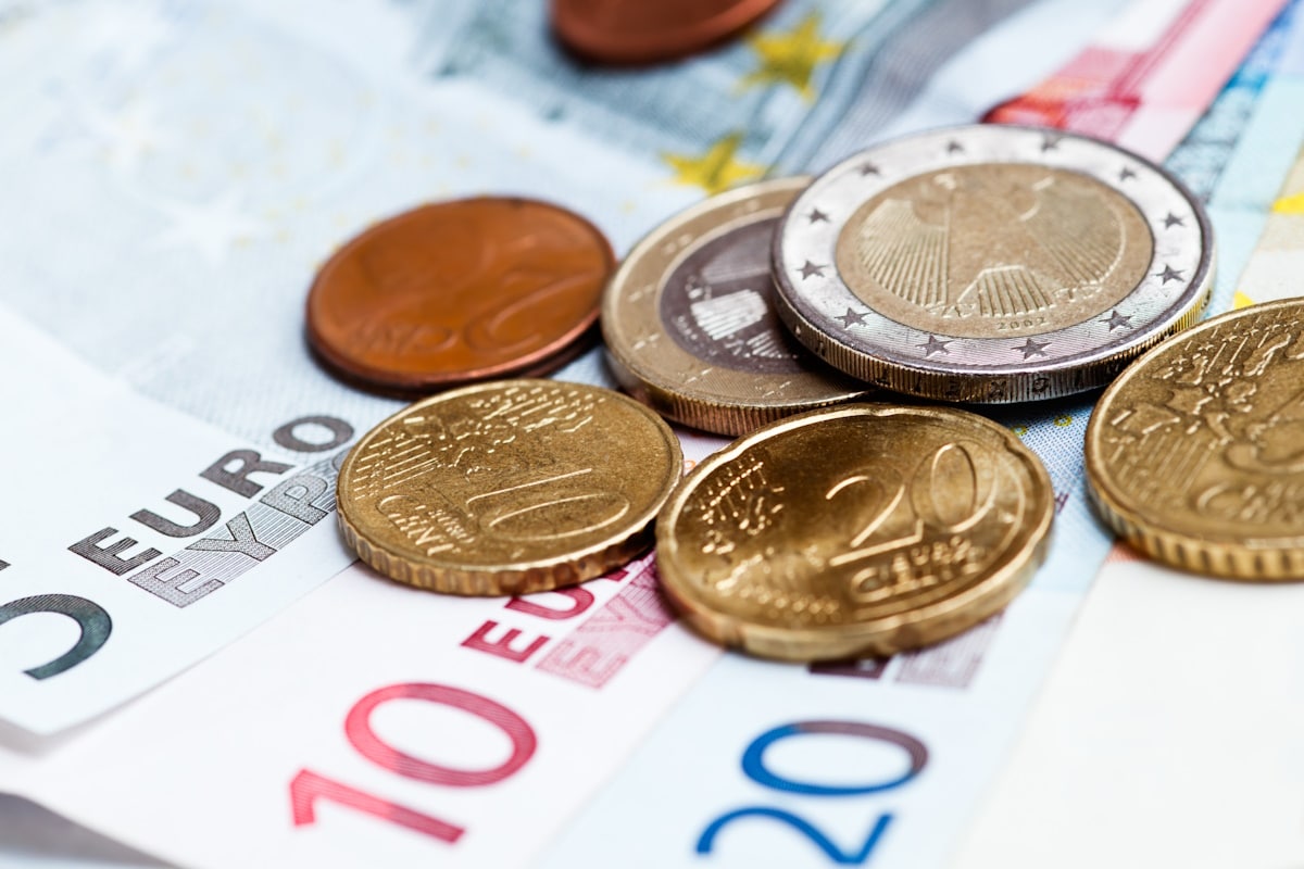 Richtzeichen: Wichtige Hinweisgeber im Verkehr